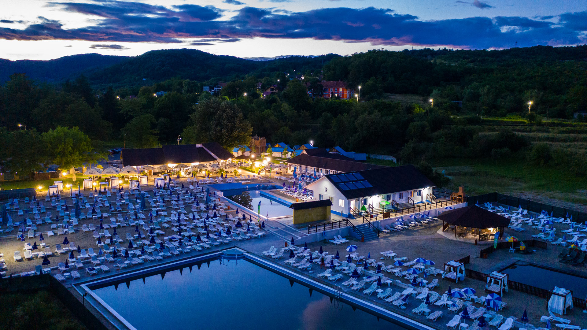 Strandurile cu apa sarata de la Ocnita & Ocnele Mari